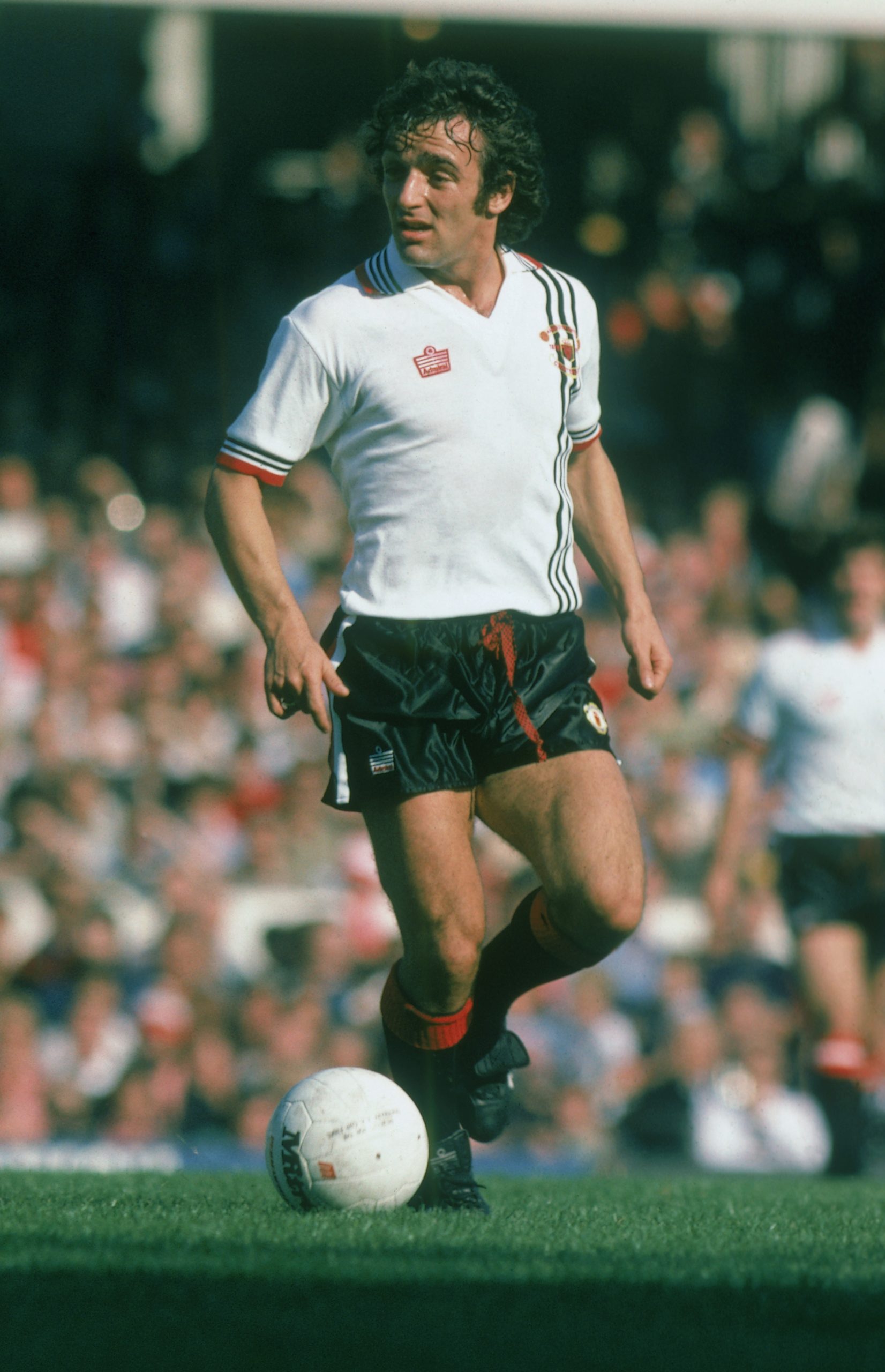 Lou Macari - OldTrafforddk